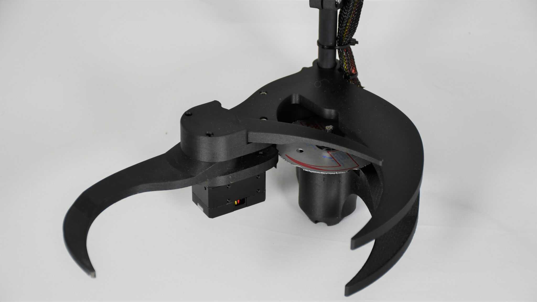 DeLeaves®: Tree Cutting Drone | Forestry Robotics